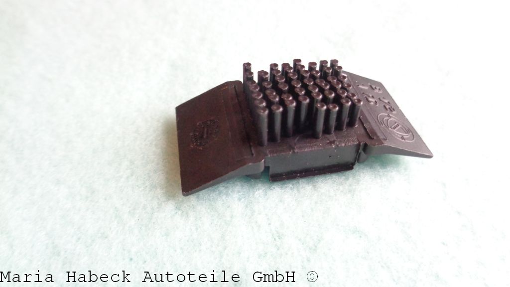 Maserati Windshield Support Pin MI675000012 | T5339